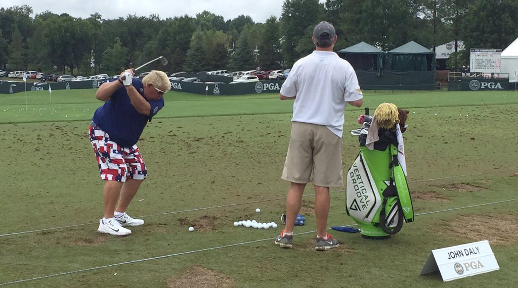 Pros and what should they wear on course - Same Guy Golf